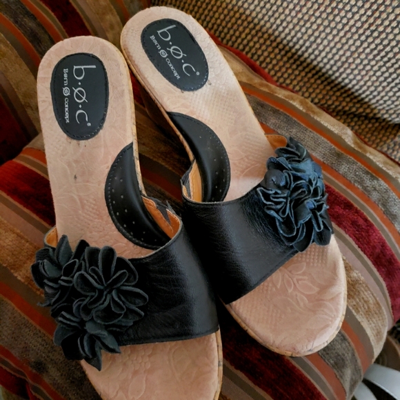 boc | Shoes | Boc Black Leather Flower Wedge Sz 8 | Poshmark